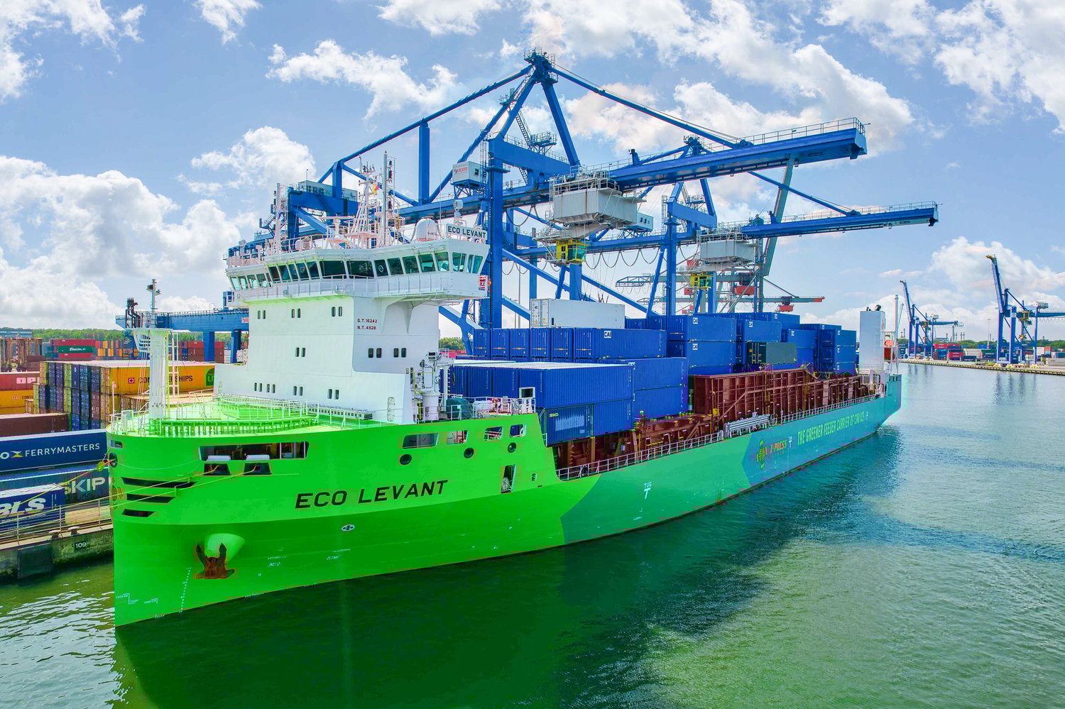 X-PRESS FEEDERS | The Global Common Carrier